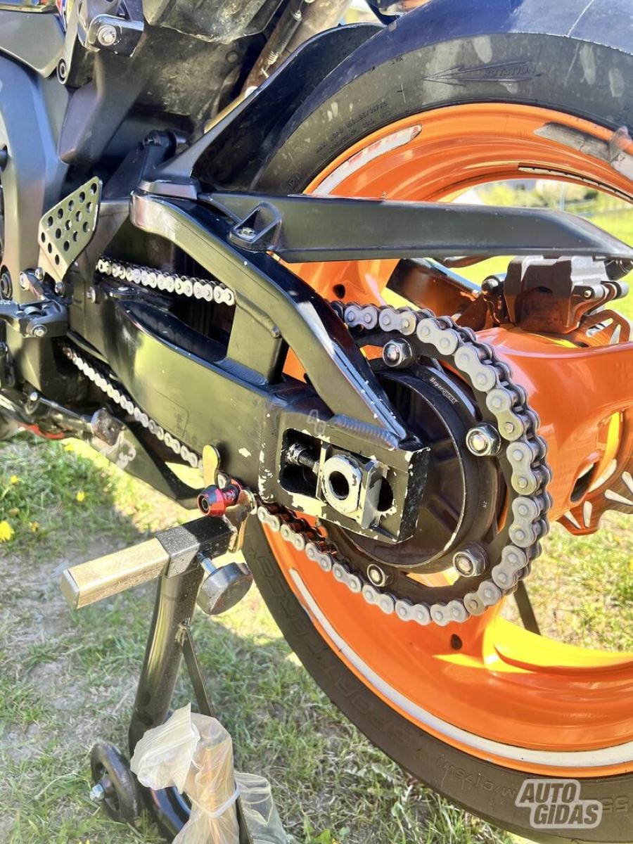 Honda CBR 1000RR 2004 Plungė, ar dzinēja tilpumu 0.00 L un nobraukumu 0 tūkst. km par 3200 €, foto 9 vietnē AUTOMOTO.COM.LV