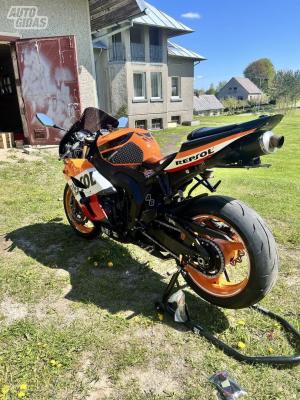 Honda CBR 1000RR 2004 Plungė, ar dzinēja tilpumu 0.00 L un nobraukumu 0 tūkst. km par 3200 €, foto 10 vietnē AUTOMOTO.COM.LV