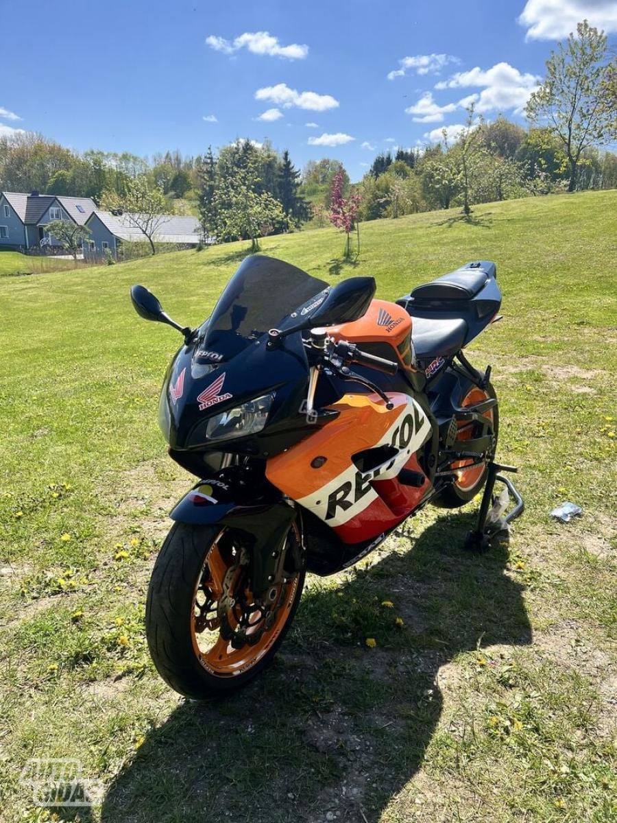 Honda CBR 1000RR 2004 Plungė, ar dzinēja tilpumu 0.00 L un nobraukumu 0 tūkst. km par 3200 €, foto 12 vietnē AUTOMOTO.COM.LV