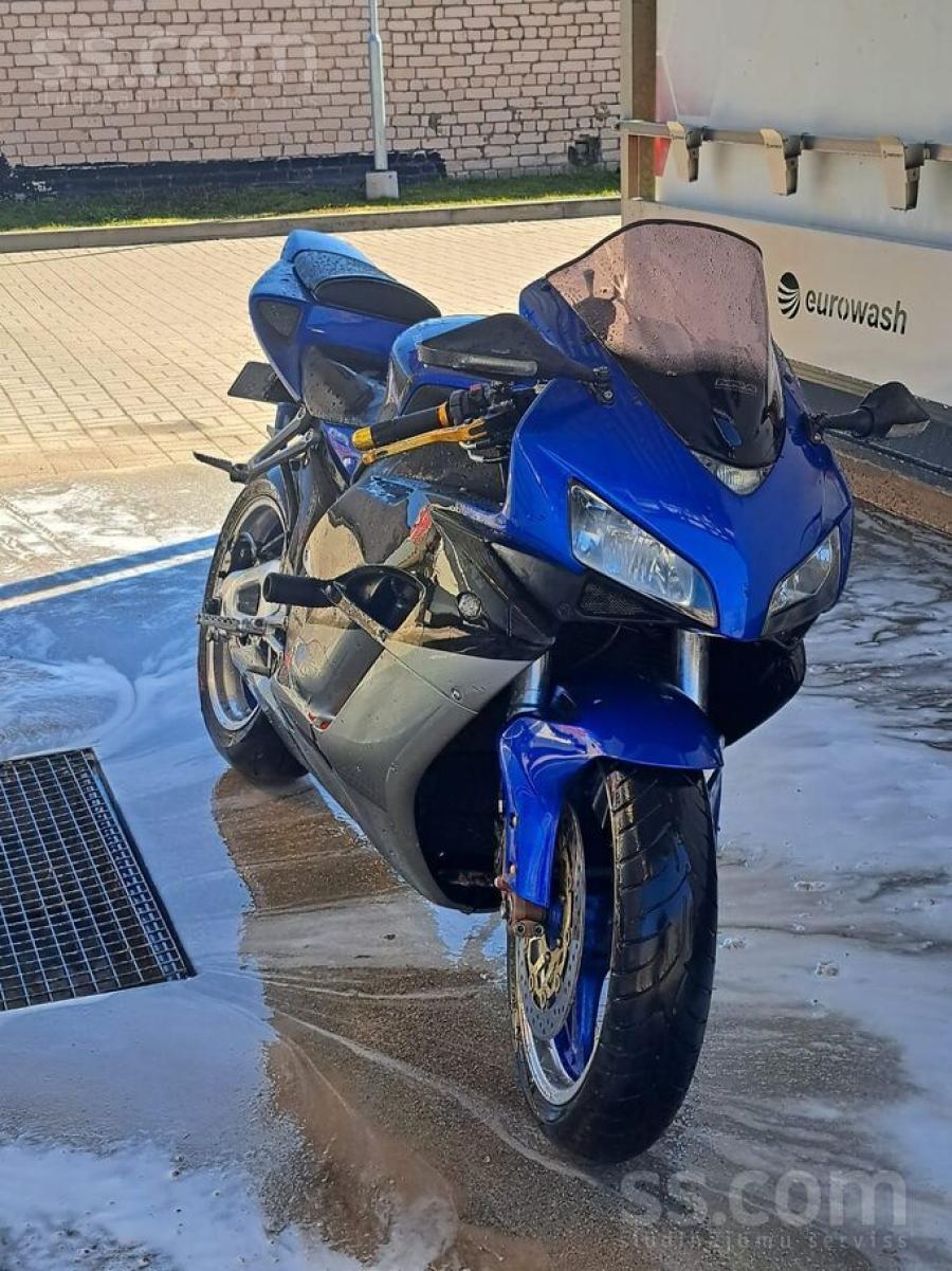 Honda CBR 1000RR 2005 Rēzekne, ar dzinēja tilpumu 0.96 L un nobraukumu 0 tūkst. km par 1500 €, foto 1 vietnē AUTOMOTO.COM.LV