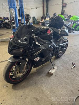 Honda CBR 1000RR 2005 Rīga, ar dzinēja tilpumu 1.00 L un nobraukumu 0 tūkst. km par 3000 €, foto  vietnē AUTOMOTO.COM.LV