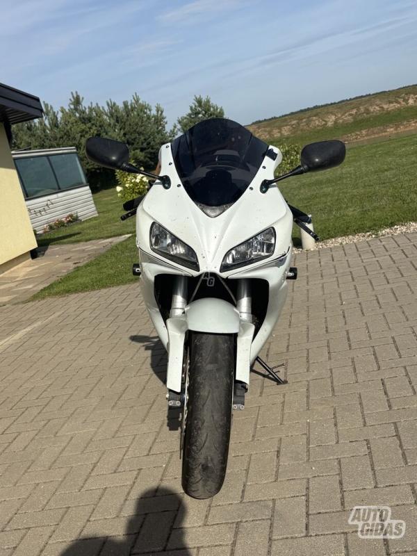 Honda CBR 1000RR 2006 in Mazeikiai, with an engine capacity of 0.00 L and mileage of 0 thousand km for 3500 €, photo 2 on AUTOMOTO.COM.LV