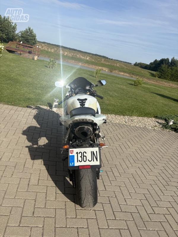 Honda CBR 1000RR 2006 in Mazeikiai, with an engine capacity of 0.00 L and mileage of 0 thousand km for 3500 €, photo 6 on AUTOMOTO.COM.LV
