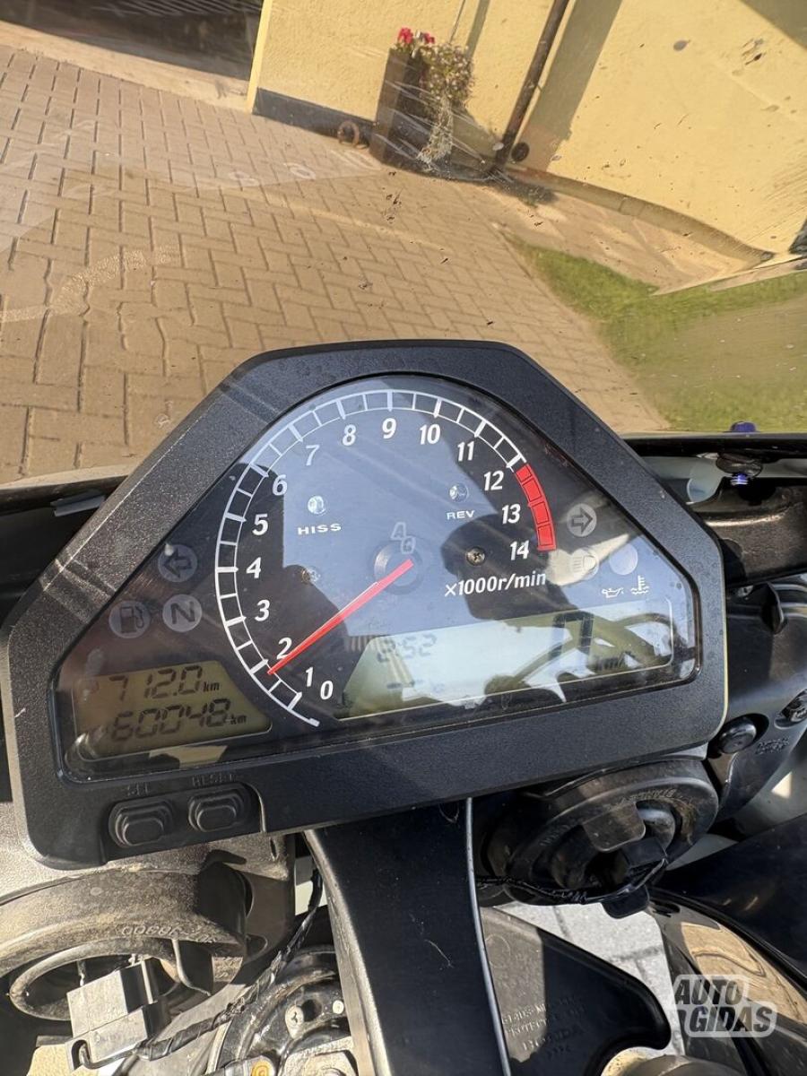 Honda CBR 1000RR 2006 in Mazeikiai, with an engine capacity of 0.00 L and mileage of 0 thousand km for 3500 €, photo 8 on AUTOMOTO.COM.LV