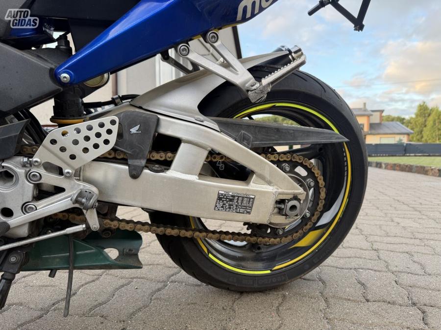 Хонда CBR 1000RR 2007 в Кельме, объемом двигателя 0.00 л и пробегом 0 тыс. км за 850 €, фото 10 на AUTOMOTO.COM.LV