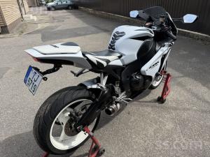 Honda CBR 1000RR 2008 Rīga, ar dzinēja tilpumu 1.00 L un nobraukumu 0 tūkst. km par 5300 €, foto 4 vietnē AUTOMOTO.COM.LV