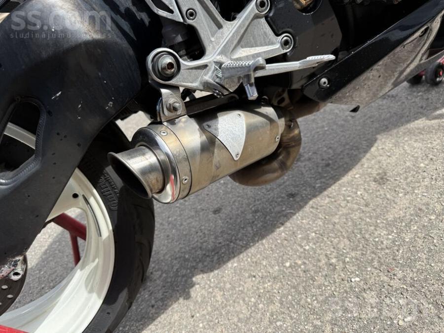 Honda CBR 1000RR 2008 Rīga, ar dzinēja tilpumu 1.00 L un nobraukumu 0 tūkst. km par 5300 €, foto 9 vietnē AUTOMOTO.COM.LV