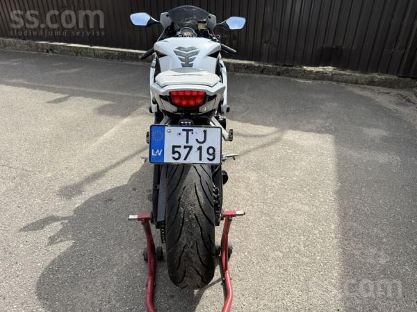 Honda CBR 1000RR 2008 Rīga, ar dzinēja tilpumu 1.00 L un nobraukumu 0 tūkst. km par 5300 €, foto 7 vietnē AUTOMOTO.COM.LV
