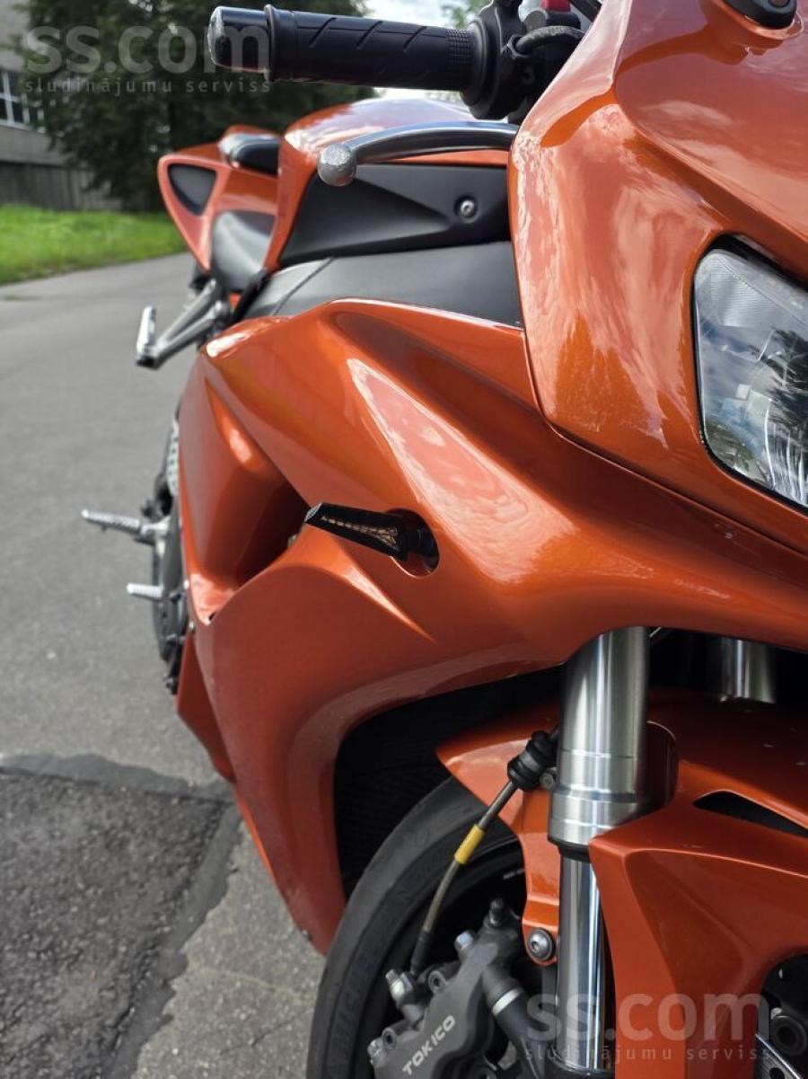 Honda CBR 1000RR 2008 in Riga, with an engine capacity of 1.00 L and mileage of 0 thousand km for 6200 €, photo 7 on AUTOMOTO.COM.LV