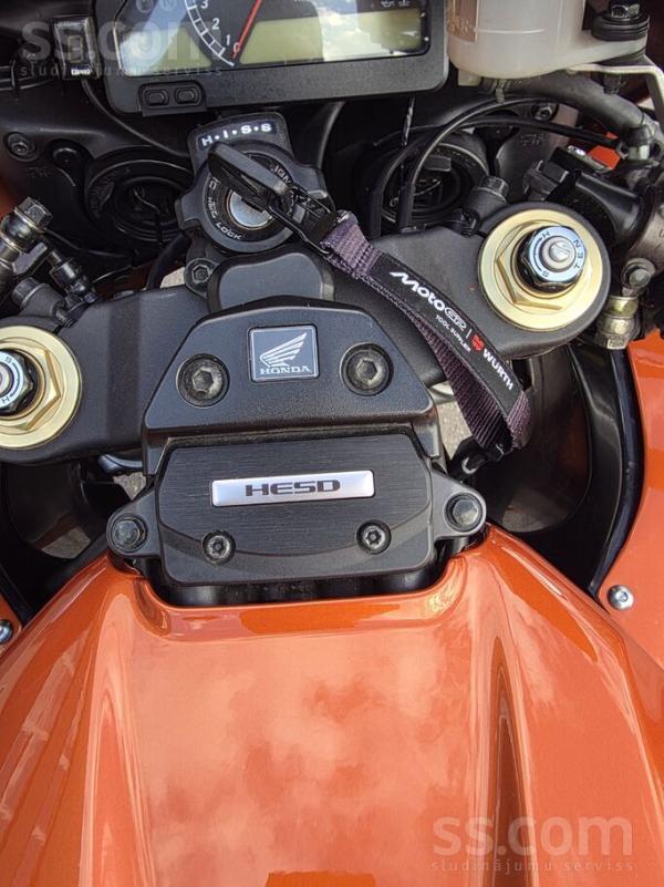 Honda CBR 1000RR 2008 in Riga, with an engine capacity of 1.00 L and mileage of 0 thousand km for 6200 €, photo 10 on AUTOMOTO.COM.LV