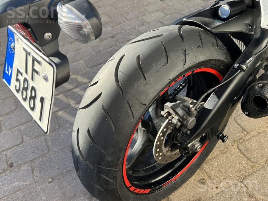 Хонда CBR 1000RR 2009 в Рига, объемом двигателя 1.00 л и пробегом 0 тыс. км за 5500 €, фото 4 на AUTOMOTO.COM.LV