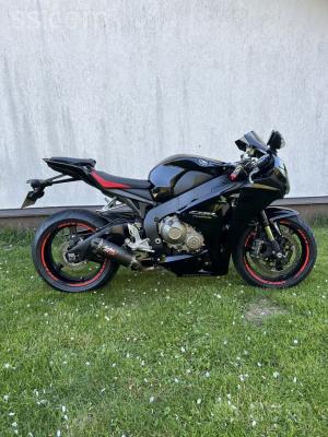 Хонда CBR 1000RR 2009 в Рига, объемом двигателя 1.00 л и пробегом 0 тыс. км за 5500 €, фото 8 на AUTOMOTO.COM.LV