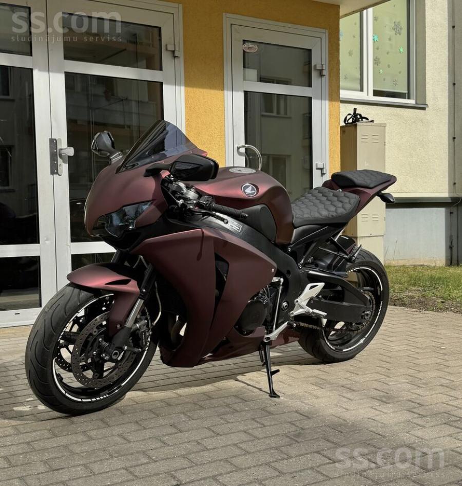 Хонда CBR 1000RR 2009 в Рига, объемом двигателя 1.00 л и пробегом 0 тыс. км за 5750 €, фото 5 на AUTOMOTO.COM.LV