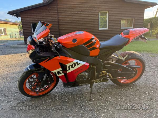 Хонда CBR 1000RR 2009 в Йыхви, объемом двигателя 1.00 л и пробегом 51 тыс. км за 5499 €, фото 5 на AUTOMOTO.COM.LV