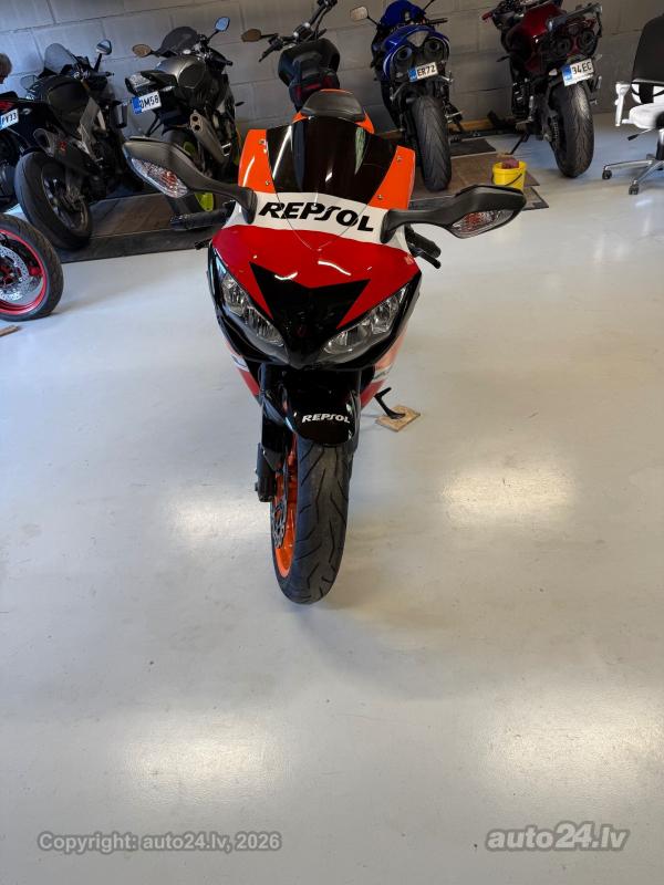 Хонда CBR 1000RR 2009 в Йыхви, объемом двигателя 1.00 л и пробегом 51 тыс. км за 5499 €, фото 8 на AUTOMOTO.COM.LV