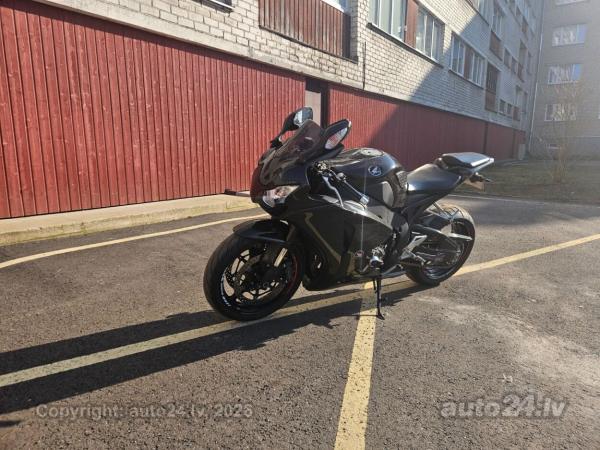 Хонда CBR 1000RR 2010 в Нарва, объемом двигателя 1.00 л и пробегом 56 тыс. км за 5500 €, фото 2 на AUTOMOTO.COM.LV