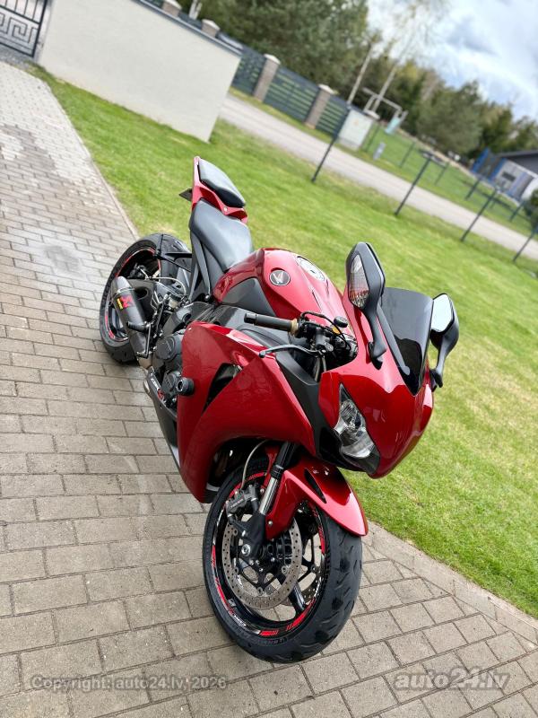 Honda CBR 1000RR 2010 in Tartu, with an engine capacity of 0.00 L and mileage of 20 thousand km for 6900 €, photo 6 on AUTOMOTO.COM.LV