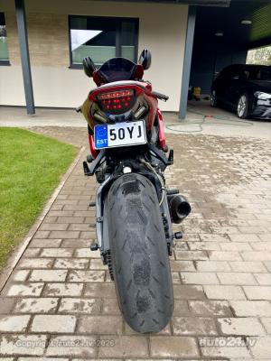 Honda CBR 1000RR 2010 in Tartu, with an engine capacity of 0.00 L and mileage of 20 thousand km for 6900 €, photo 9 on AUTOMOTO.COM.LV
