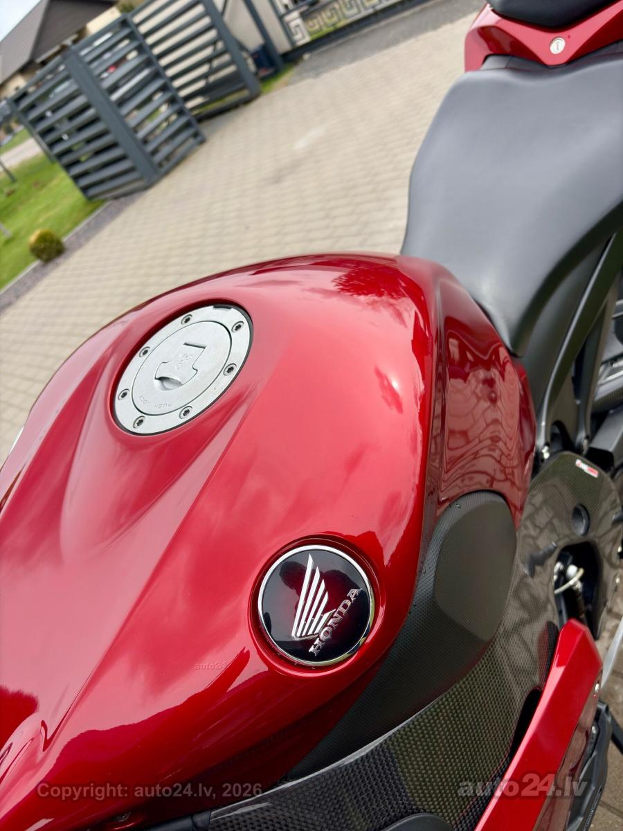 Honda CBR 1000RR 2010 in Tartu, with an engine capacity of 0.00 L and mileage of 20 thousand km for 6900 €, photo 11 on AUTOMOTO.COM.LV