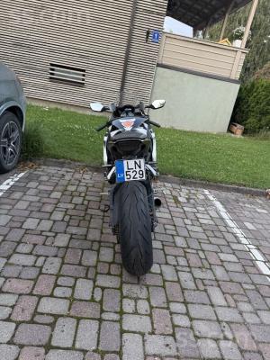 Honda CBR 1000RR 2011 in Riga, with an engine capacity of 1.00 L and mileage of 0 thousand km for 6000 €, photo 5 on AUTOMOTO.COM.LV