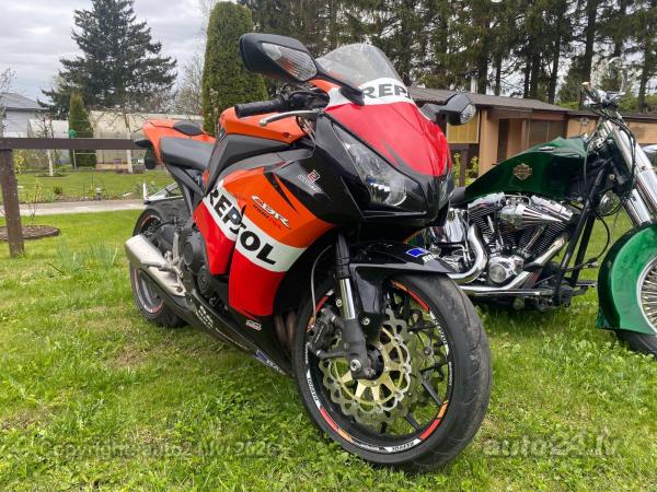 Хонда CBR 1000RR 2012 в Таллин, объемом двигателя 1.00 л и пробегом 0 тыс. км за 6800 €, фото 6 на AUTOMOTO.COM.LV