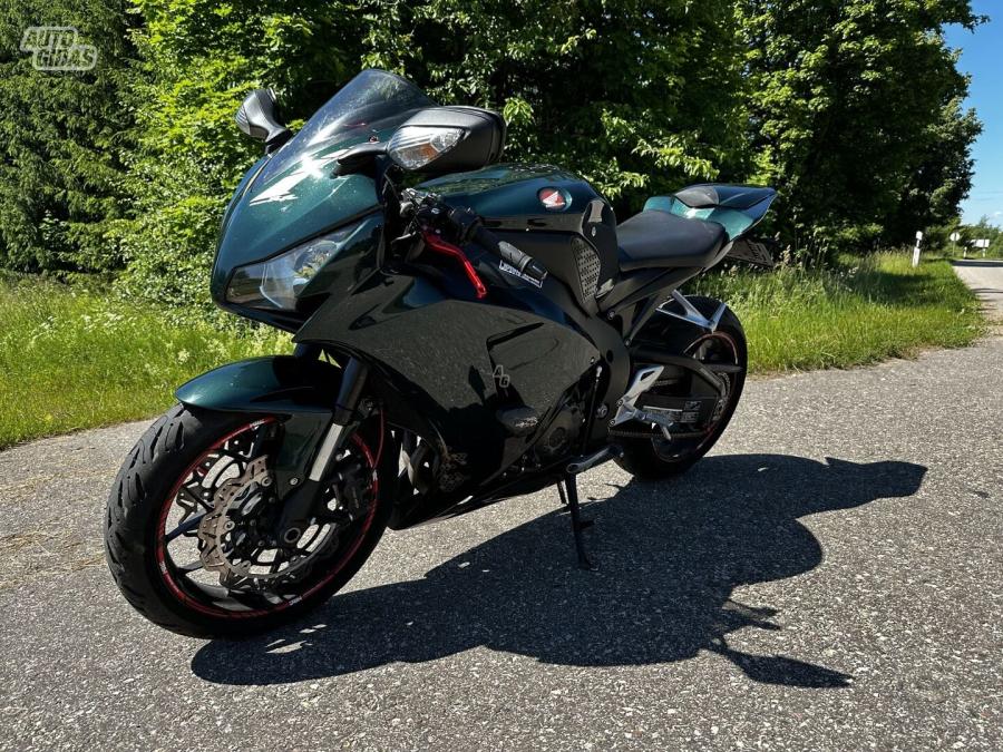 Honda CBR 1000RR 2012 in Moletai, with an engine capacity of 0.00 L and mileage of 0 thousand km for 6500 €, photo 1 on AUTOMOTO.COM.LV