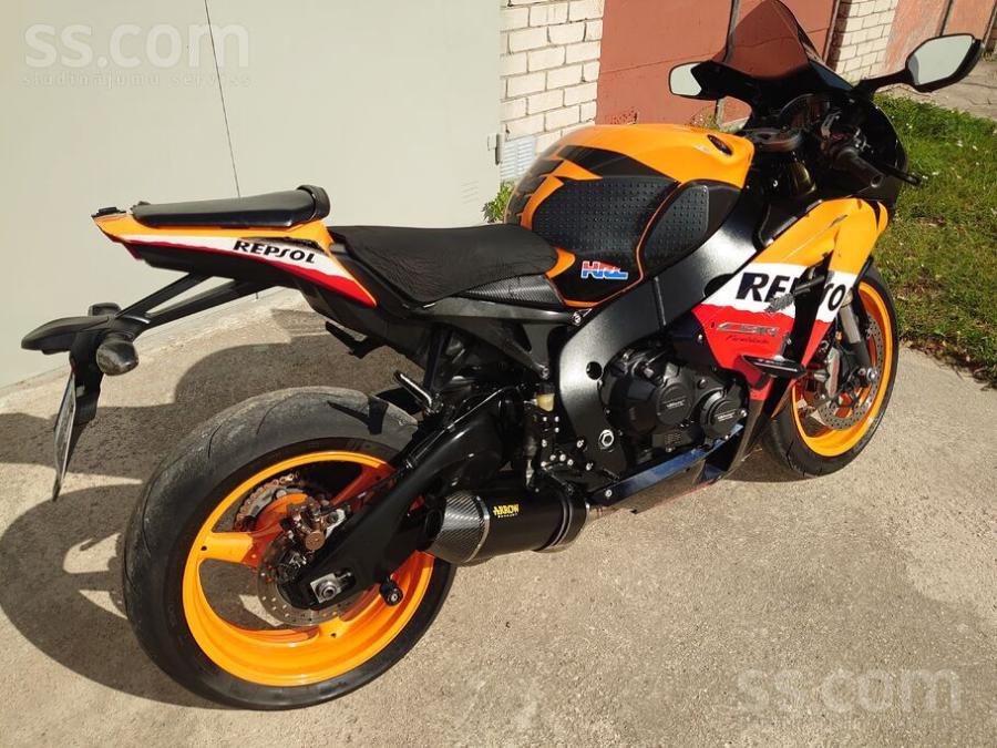 Honda CBR 1000RR 2014 Rīga, ar dzinēja tilpumu 1.00 L un nobraukumu 0 tūkst. km par 3500 €, foto 6 vietnē AUTOMOTO.COM.LV
