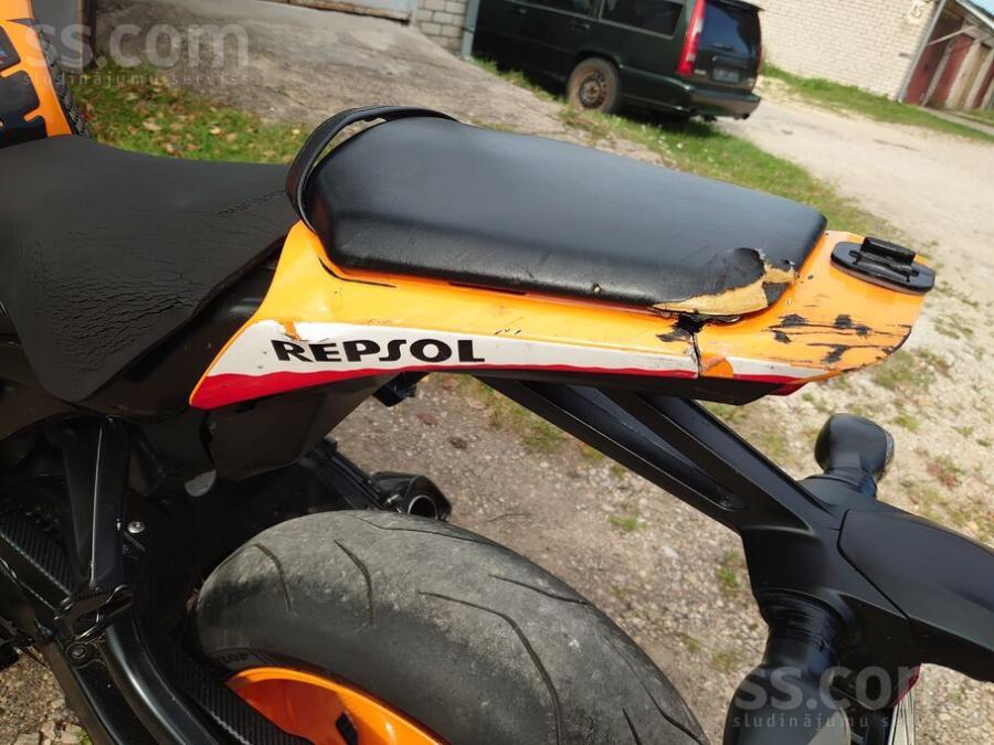 Honda CBR 1000RR 2014 Rīga, ar dzinēja tilpumu 1.00 L un nobraukumu 0 tūkst. km par 3500 €, foto 9 vietnē AUTOMOTO.COM.LV