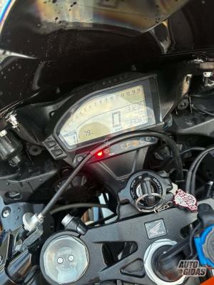 Honda CBR 1000RR 2015 Viļņa, ar dzinēja tilpumu 1.00 L un nobraukumu 33 tūkst. km par 7800 €, foto 5 vietnē AUTOMOTO.COM.LV
