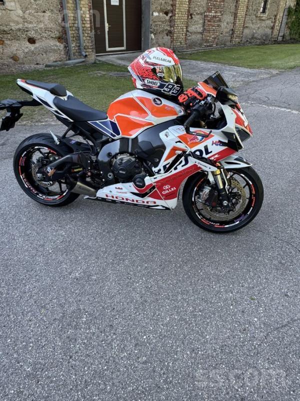 Honda CBR 1000RR 2018 in Riga, with an engine capacity of 1.00 L and mileage of 0 thousand km for 14200 €, photo 8 on AUTOMOTO.COM.LV