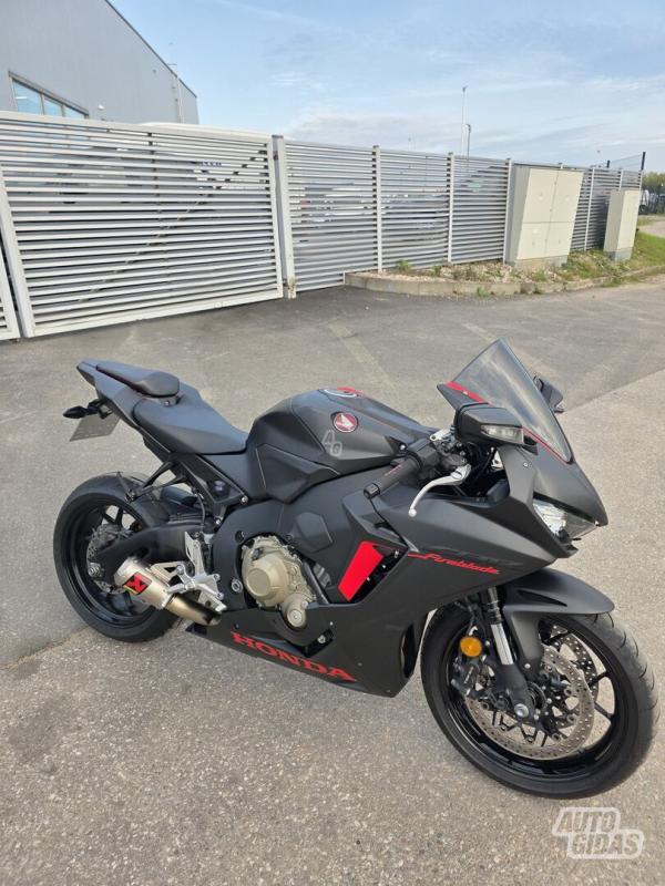 Honda CBR 1000RR 2019 Kauņa, ar dzinēja tilpumu 0.00 L un nobraukumu 0 tūkst. km par 10500 €, foto 1 vietnē AUTOMOTO.COM.LV