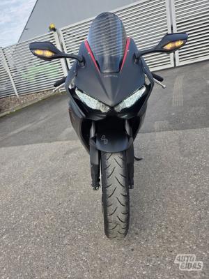 Honda CBR 1000RR 2019 Kauņa, ar dzinēja tilpumu 0.00 L un nobraukumu 0 tūkst. km par 10500 €, foto 4 vietnē AUTOMOTO.COM.LV