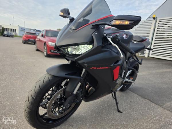 Honda CBR 1000RR 2019 Kauņa, ar dzinēja tilpumu 0.00 L un nobraukumu 0 tūkst. km par 10500 €, foto 7 vietnē AUTOMOTO.COM.LV