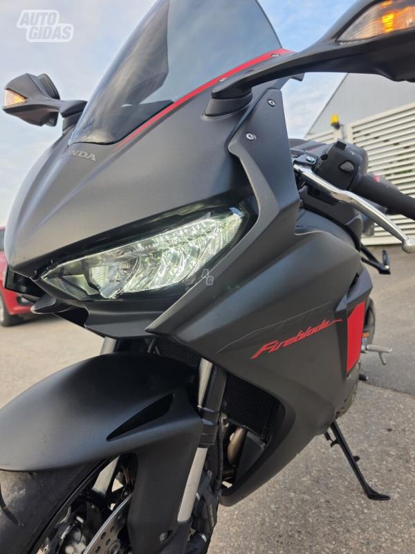 Honda CBR 1000RR 2019 Kauņa, ar dzinēja tilpumu 0.00 L un nobraukumu 0 tūkst. km par 10500 €, foto 8 vietnē AUTOMOTO.COM.LV