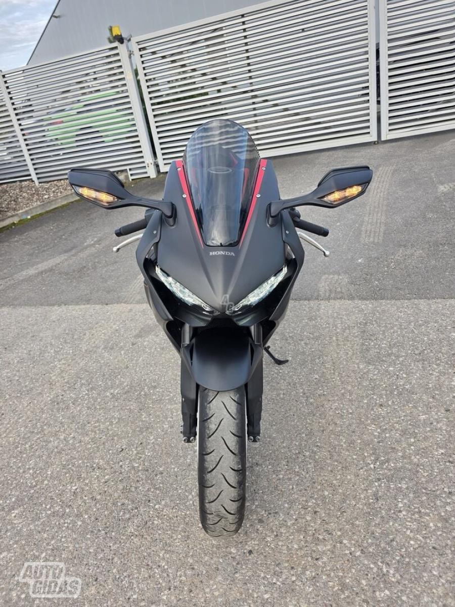 Honda CBR 1000RR 2019 Kauņa, ar dzinēja tilpumu 0.00 L un nobraukumu 0 tūkst. km par 10500 €, foto 18 vietnē AUTOMOTO.COM.LV