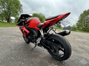 Красный Хонда CBR 1000RR 2006 в Утена, объемом двигателя 1.00 л и пробегом 69 тыс. км за 4350 €, фото 8 на AUTOMOTO.COM.LV