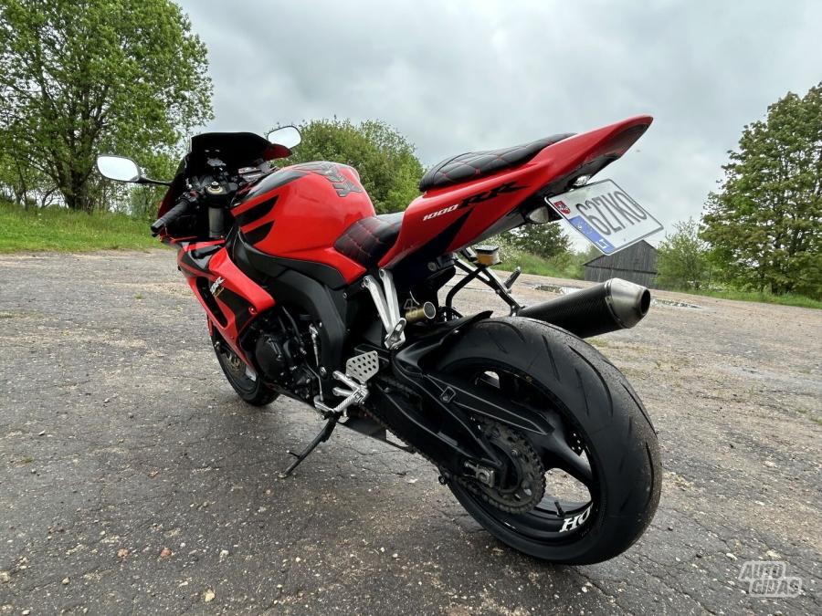 Красный Хонда CBR 1000RR 2006 в Утена, объемом двигателя 1.00 л и пробегом 69 тыс. км за 4350 €, фото 8 на AUTOMOTO.COM.LV