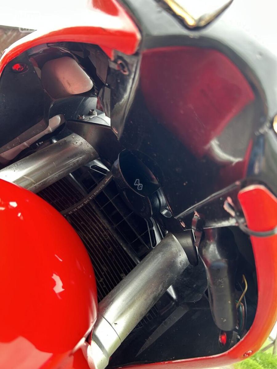Красный Хонда CBR 1000RR 2006 в Утена, объемом двигателя 1.00 л и пробегом 69 тыс. км за 4350 €, фото 14 на AUTOMOTO.COM.LV