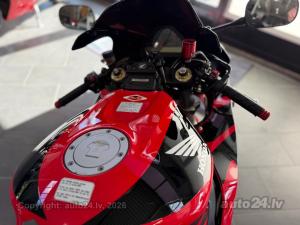 Red Honda CBR 1000RR 2006 in Tallinn, with an engine capacity of 1.00 L and mileage of 41 thousand km for 5490 €, photo 7 on AUTOMOTO.COM.LV