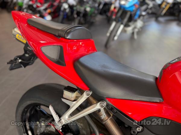 Red Honda CBR 1000RR 2006 in Tallinn, with an engine capacity of 1.00 L and mileage of 41 thousand km for 5490 €, photo 7 on AUTOMOTO.COM.LV