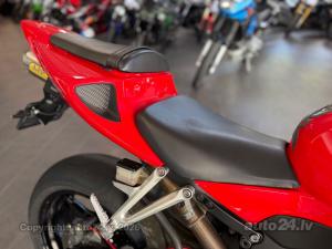 Red Honda CBR 1000RR 2006 in Tallinn, with an engine capacity of 1.00 L and mileage of 41 thousand km for 5490 €, photo 8 on AUTOMOTO.COM.LV