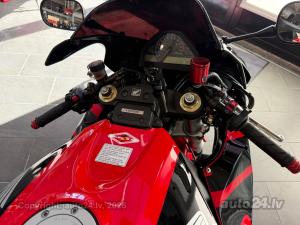 Red Honda CBR 1000RR 2006 in Tallinn, with an engine capacity of 1.00 L and mileage of 41 thousand km for 5490 €, photo 10 on AUTOMOTO.COM.LV