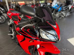 Red Honda CBR 1000RR 2006 in Tallinn, with an engine capacity of 1.00 L and mileage of 41 thousand km for 5490 €, photo 12 on AUTOMOTO.COM.LV