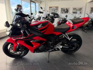 Red Honda CBR 1000RR 2006 in Tallinn, with an engine capacity of 1.00 L and mileage of 41 thousand km for 5490 €, photo 14 on AUTOMOTO.COM.LV