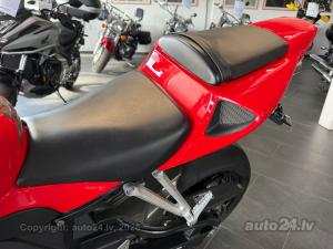 Red Honda CBR 1000RR 2006 in Tallinn, with an engine capacity of 1.00 L and mileage of 41 thousand km for 5490 €, photo 18 on AUTOMOTO.COM.LV