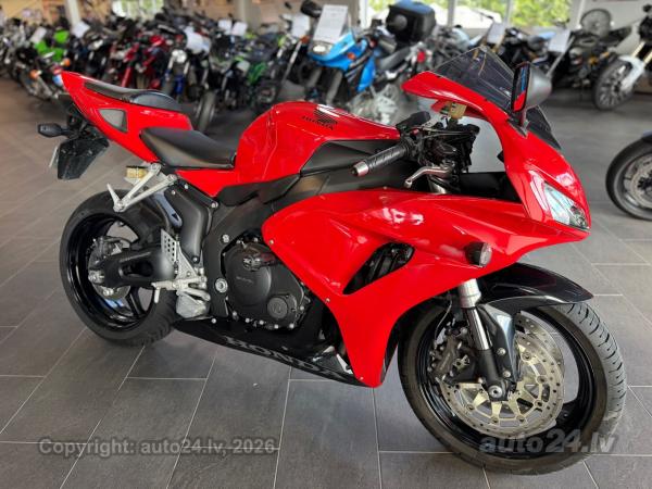 Sarkans Honda CBR 1000RR 2007 Tallina, ar dzinēja tilpumu 1.00 L un nobraukumu 24 tūkst. km par 4990 €, foto 1 vietnē AUTOMOTO.COM.LV