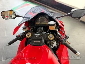 Sarkans Honda CBR 1000RR 2007 Tallina, ar dzinēja tilpumu 1.00 L un nobraukumu 24 tūkst. km par 4990 €, foto 5 vietnē AUTOMOTO.COM.LV