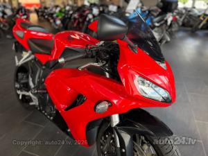 Sarkans Honda CBR 1000RR 2007 Tallina, ar dzinēja tilpumu 1.00 L un nobraukumu 24 tūkst. km par 4990 €, foto 9 vietnē AUTOMOTO.COM.LV