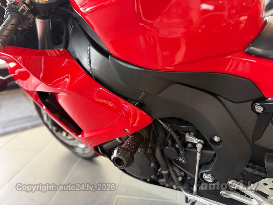 Sarkans Honda CBR 1000RR 2007 Tallina, ar dzinēja tilpumu 1.00 L un nobraukumu 24 tūkst. km par 4990 €, foto 15 vietnē AUTOMOTO.COM.LV
