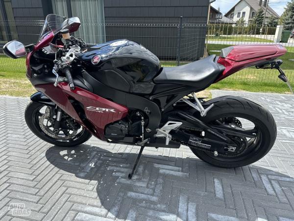 Красный Хонда CBR 1000RR 2008 в Каунас, объемом двигателя 1.00 л и пробегом 57 тыс. км за 5900 €, фото 2 на AUTOMOTO.COM.LV